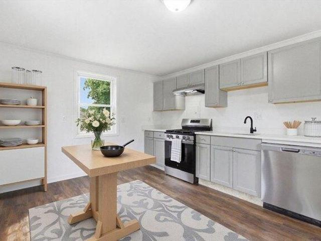 house with 3 bedroom, Malden MA ES103250238