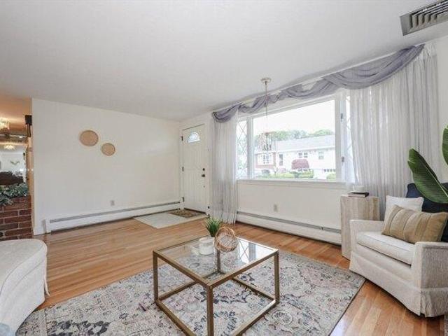 house with 3 bedroom, Malden MA ES104807509