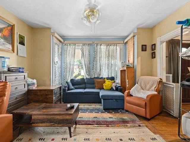 house with 3 bedroom, Malden MA ES104011573