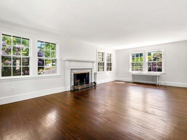 house with 3 bedroom, Marblehead MA ES104446111