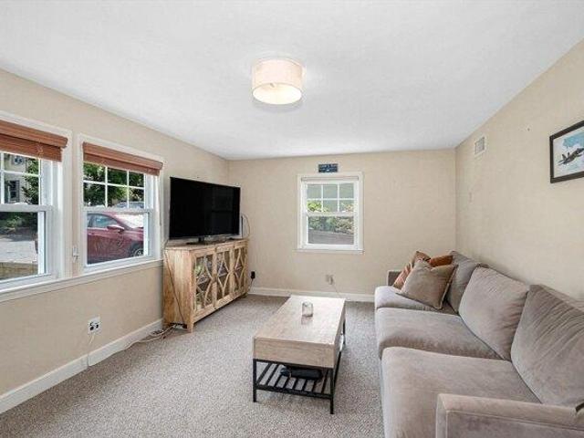 house with 3 bedroom, Marblehead MA ES103929259