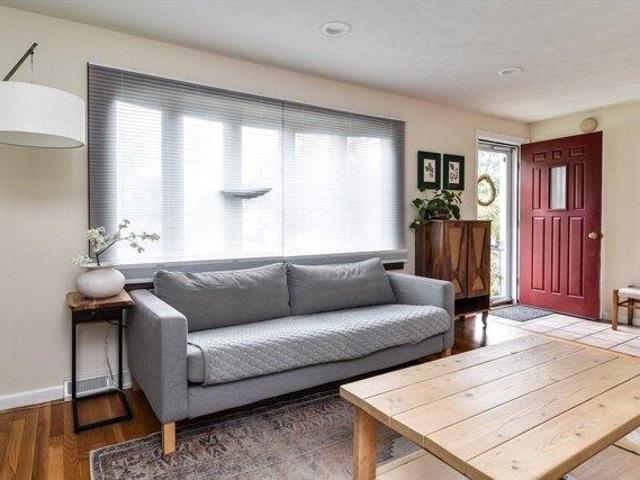 house with 3 bedroom, Marlborough MA ES103097655