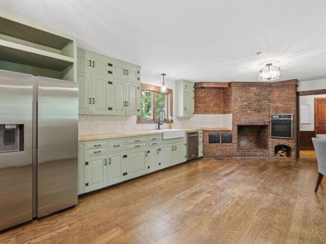 house with 3 bedroom, Marlborough MA ES104512119