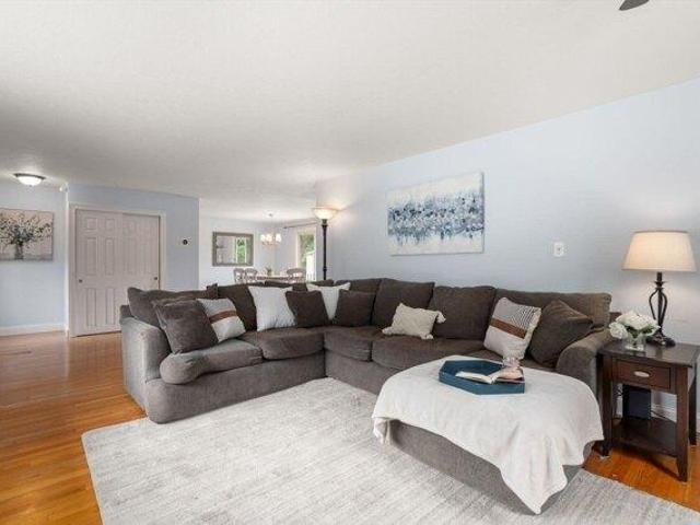 house with 3 bedroom, Marlborough MA ES105041100
