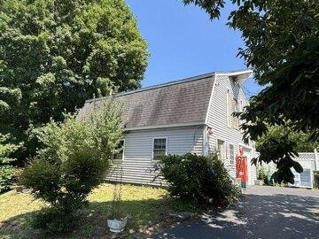 house with 3 bedroom, Marlborough MA ES105143227