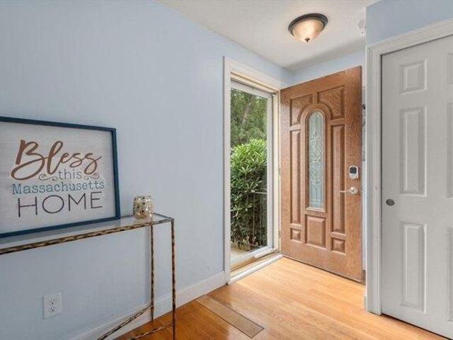 house with 3 bedroom, Marlborough MA ES105116067