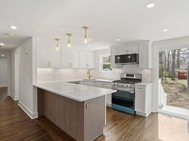 house with 3 bedroom, Marshfield MA DLS103019674