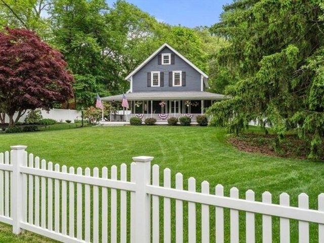 house with 3 bedroom, Marshfield MA DS104112190