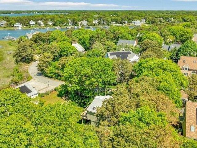 house with 3 bedroom, Mashpee MA DS104078960