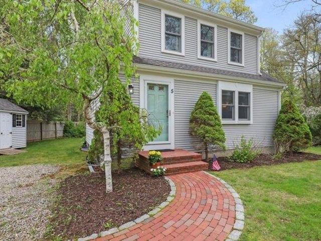 house with 3 bedroom, Mashpee MA DS104296570