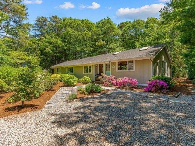 house with 3 bedroom, Mashpee MA DS104351258