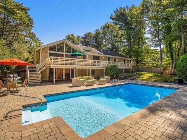 house with 3 bedroom, Mashpee MA DS104375932