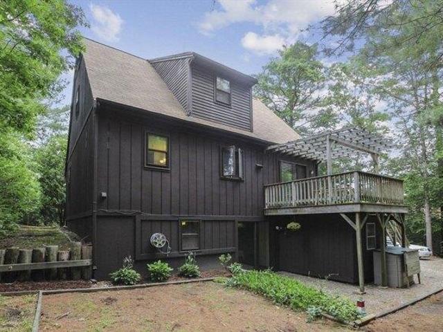 house with 3 bedroom, Mashpee MA DS102959354
