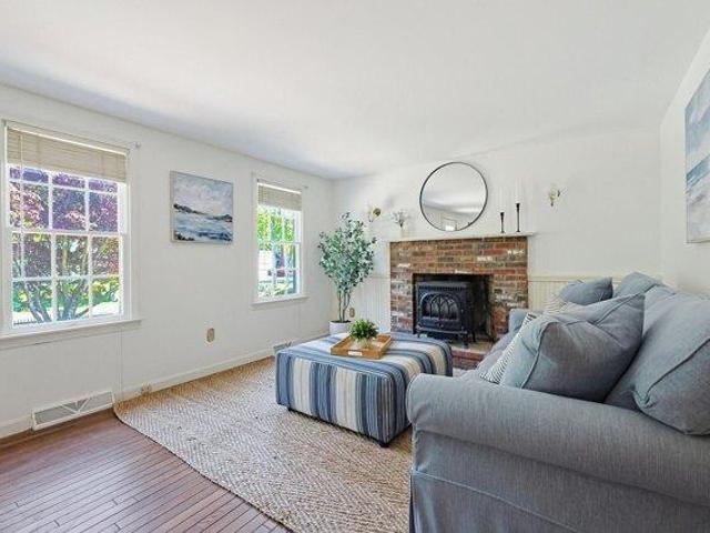 house with 3 bedroom, Mashpee MA ES104042291