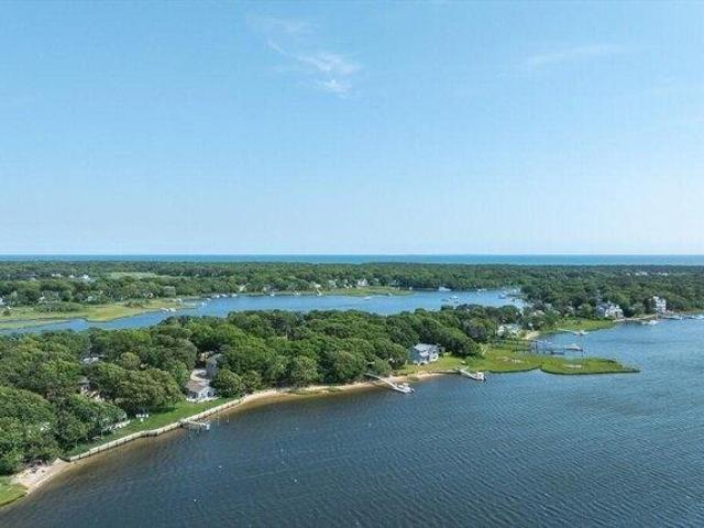 house with 3 bedroom, Mashpee MA ES104352545