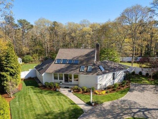 house with 3 bedroom, Mashpee MA ES104570421