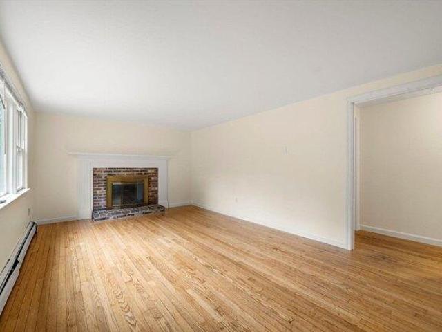 house with 3 bedroom, Mashpee MA ES104831733