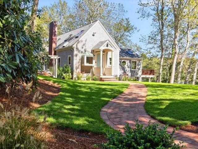 house with 3 bedroom, Mashpee MA ES103020703