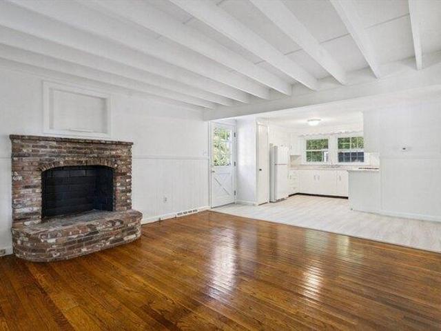 house with 3 bedroom, Mattapoisett MA ES105141593