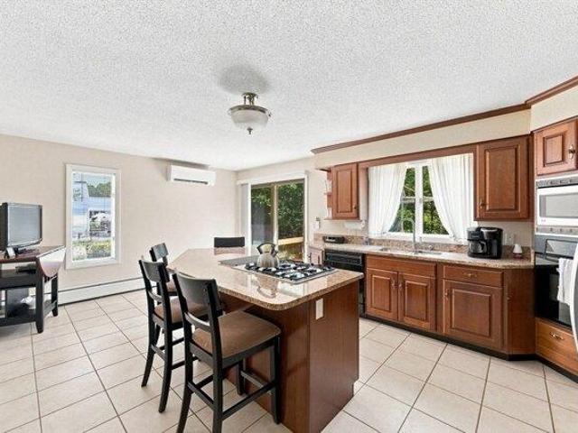 house with 3 bedroom, Mattapoisett MA ES105203365