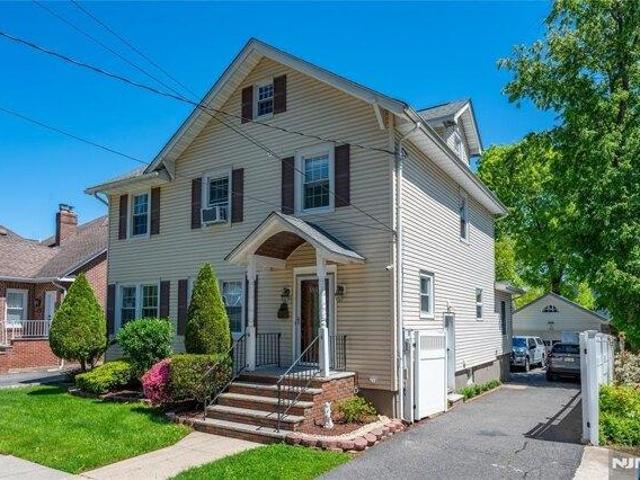 house with 3 bedroom, Maywood NJ DLS102724281