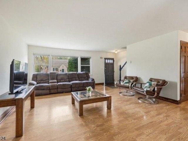 house with 3 bedroom, Maywood NJ DS102824524