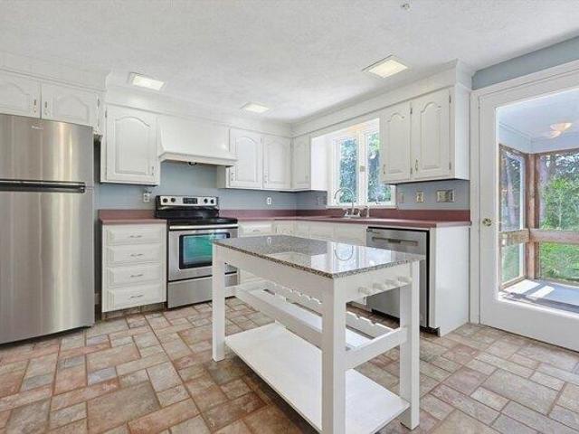 house with 3 bedroom, Mendon MA ES104812100