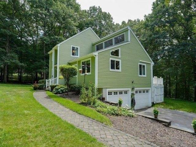 house with 3 bedroom, Mendon MA ES104907420