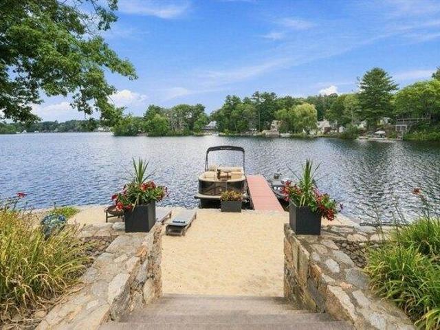 house with 3 bedroom, Mendon MA ES105141992