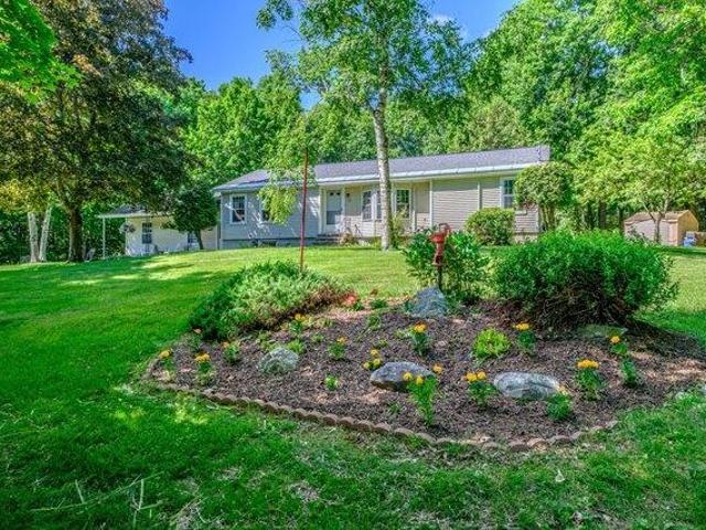 house with 3 bedroom, Mechanic Falls ME ES105093526
