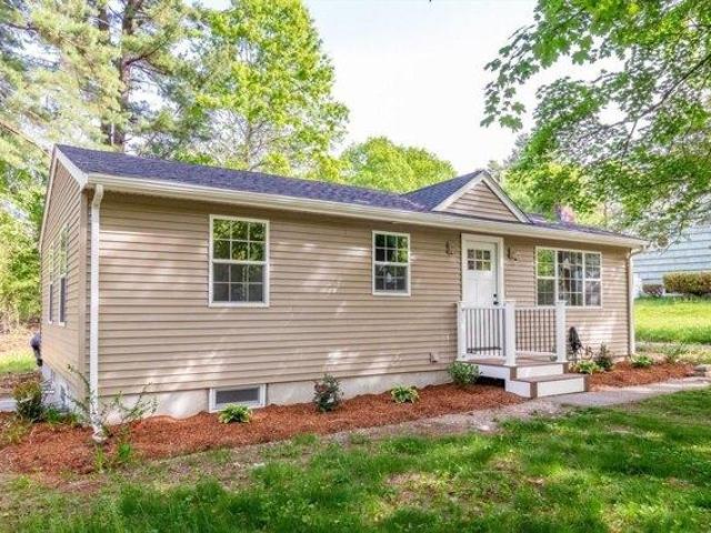 house with 3 bedroom, Medway MA DLS102962131