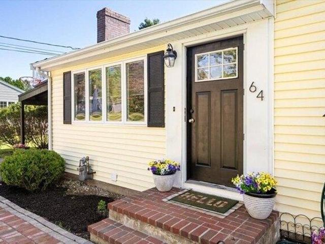 house with 3 bedroom, Medway MA DS102959755