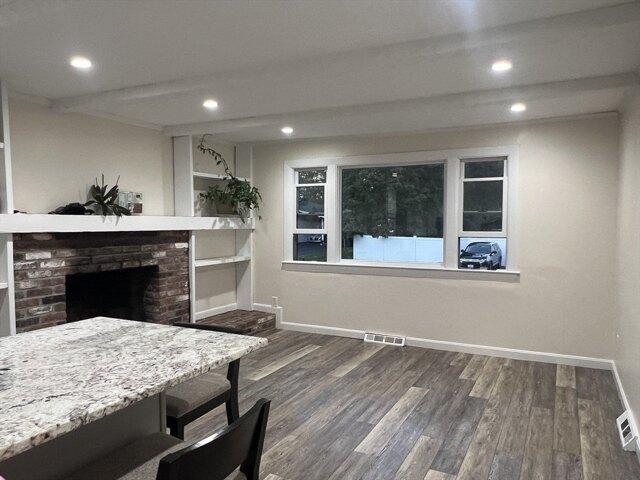 house with 3 bedroom, Medway MA DS102026101