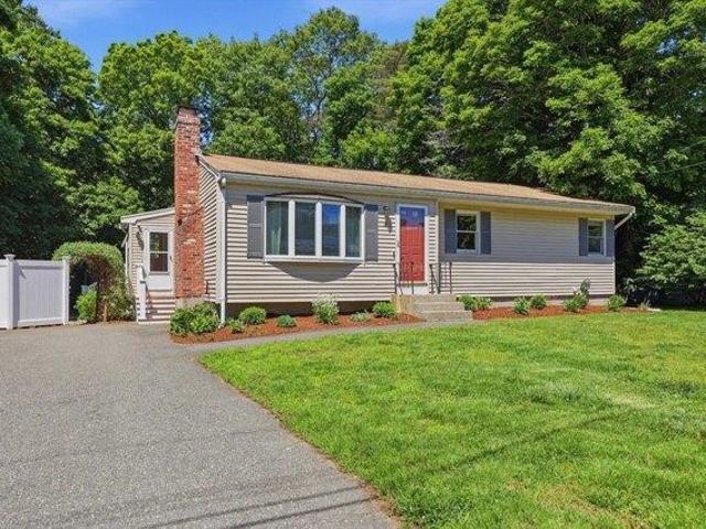 house with 3 bedroom, Medway MA DS103038084