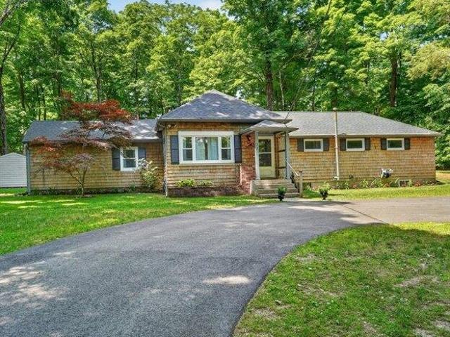 house with 3 bedroom, Medway MA DS103159129