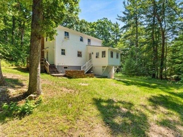 house with 3 bedroom, Medway MA ES104606100