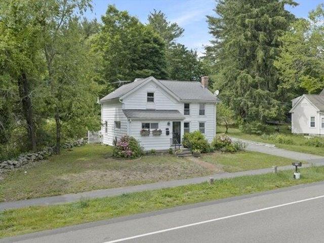 house with 3 bedroom, Medway MA ES104654773