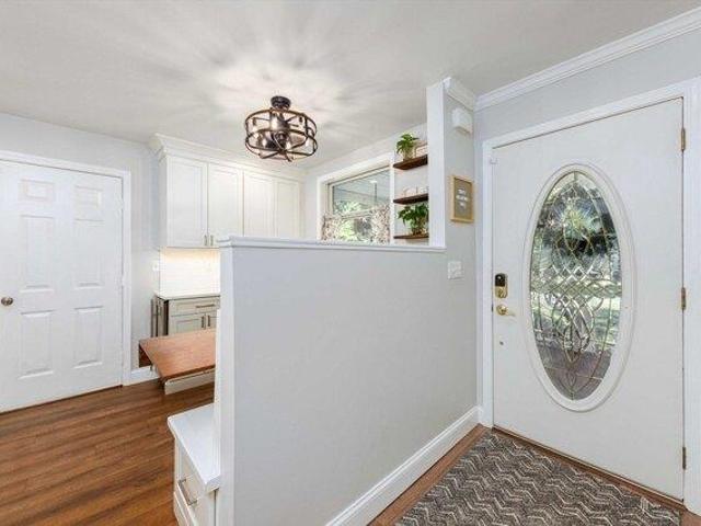 house with 3 bedroom, Medway MA ES104116844