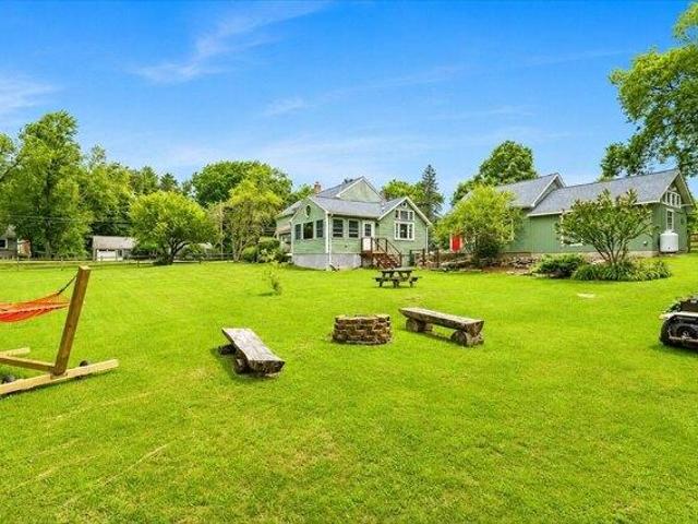 house with 3 bedroom, Medway MA ES105157618