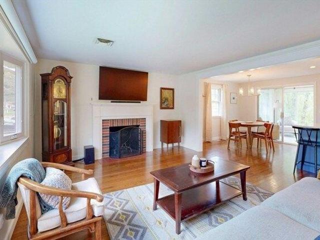 house with 3 bedroom, Medfield MA DS103188256