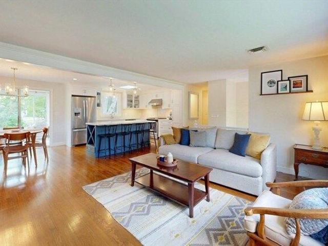 house with 3 bedroom, Medfield MA ES103188256