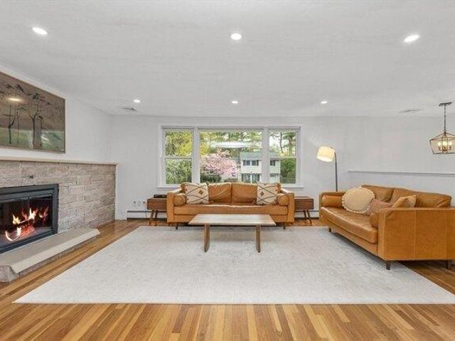 house with 3 bedroom, Medfield MA ES103809477