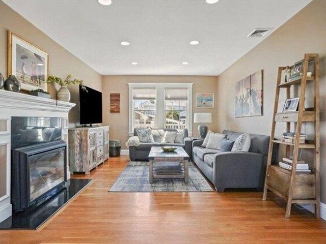 house with 3 bedroom, Medford MA DLS102762223
