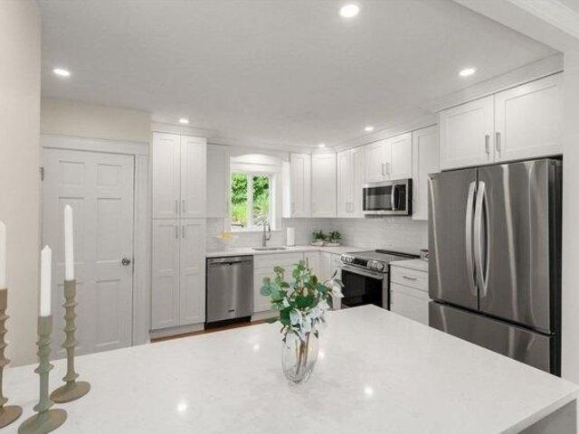 house with 3 bedroom, Medford MA DLS102724691
