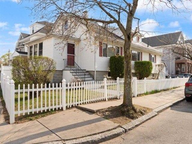 house with 3 bedroom, Medford MA DLS102961824