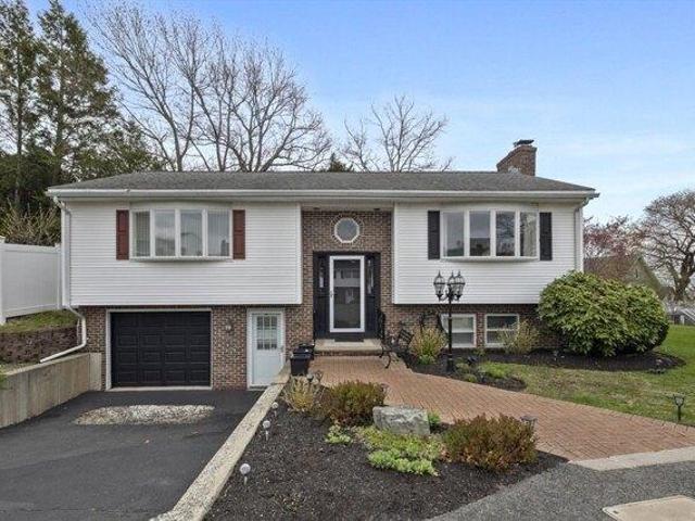 house with 3 bedroom, Medford MA DS102775799