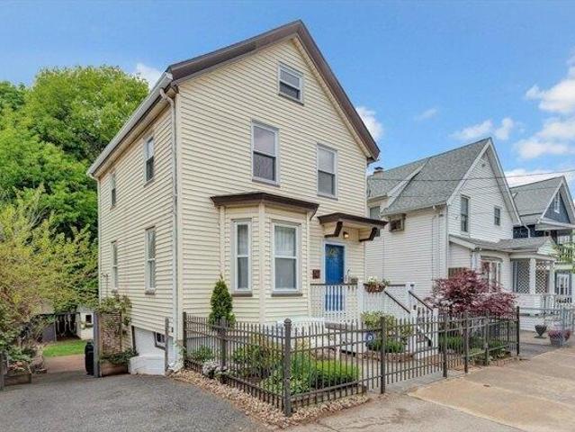 house with 3 bedroom, Medford MA DS102959459