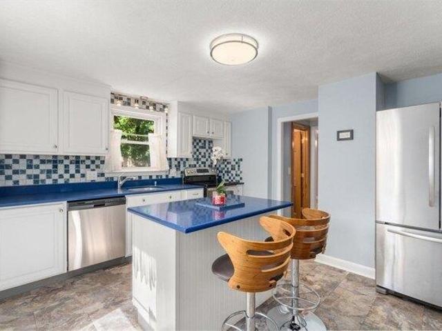 house with 3 bedroom, Medford MA ES104295506