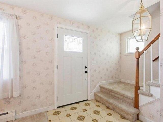 house with 3 bedroom, Medford MA ES104904856