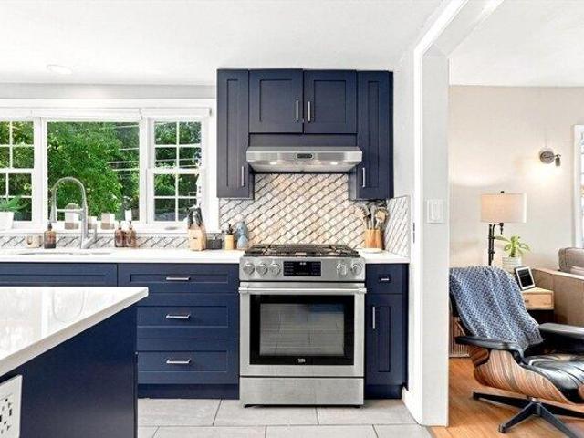 house with 3 bedroom, Medford MA ES104905324